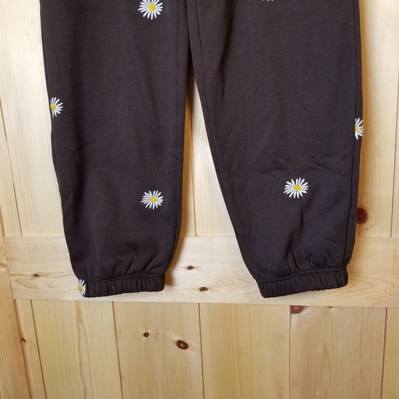 Angel Kiss | Pants & Jumpsuits | Angel Kiss Embroidered Daisy Print ...